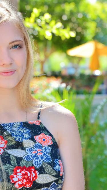 Download Wallpaper Girl Look Blonde Model Face Beauty Grey Sexy