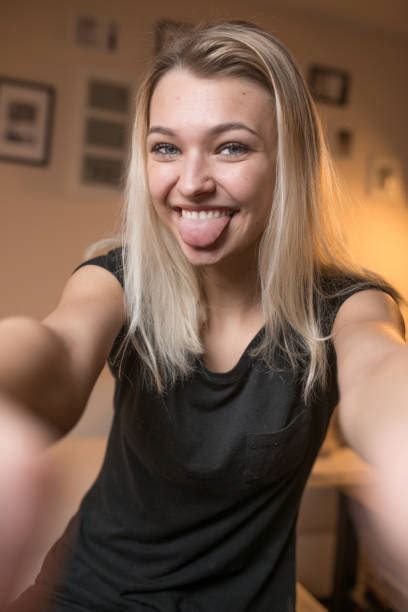 Sacar La Lengua Banco De Fotos E Imágenes De Stock Istock