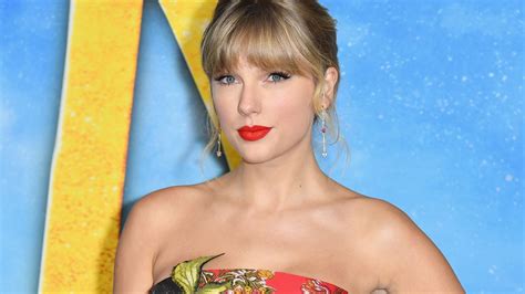 Taylor Swift Fans Furious Over ‘joke Comments From Comedian Pretending