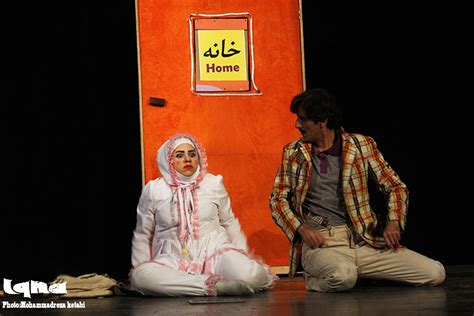 گزارش تصویری از نمایش «من و در لجباز