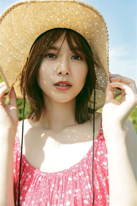 【櫻坂46】渡邉理佐「約7年間の活動の集大成となる1冊」卒業メモリアルブック5・17発売！！ 乃木坂46の路