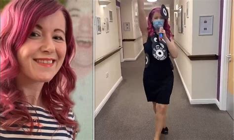Female Teacher Sacked For Letting Pupils As Young As 15 Pose Topless