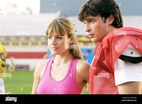Erica Durance Smallville Banque Dimage Et Photos Alamy