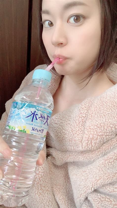 平井栞菜 On Twitter 南アルプスの湧き水よりも澄み切った120％天然素材の美人妻こと ？ 平井栞奈です。twitter始めました