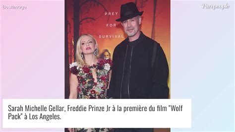 Sarah Michelle Gellar Premier Tapis Rouge Avec Son Mari Freddie