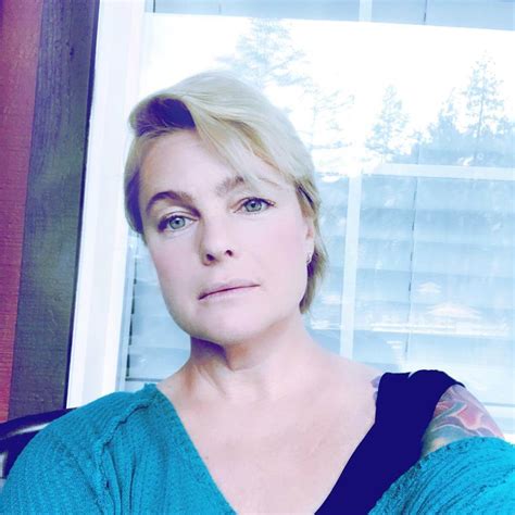 Erika Eleniak