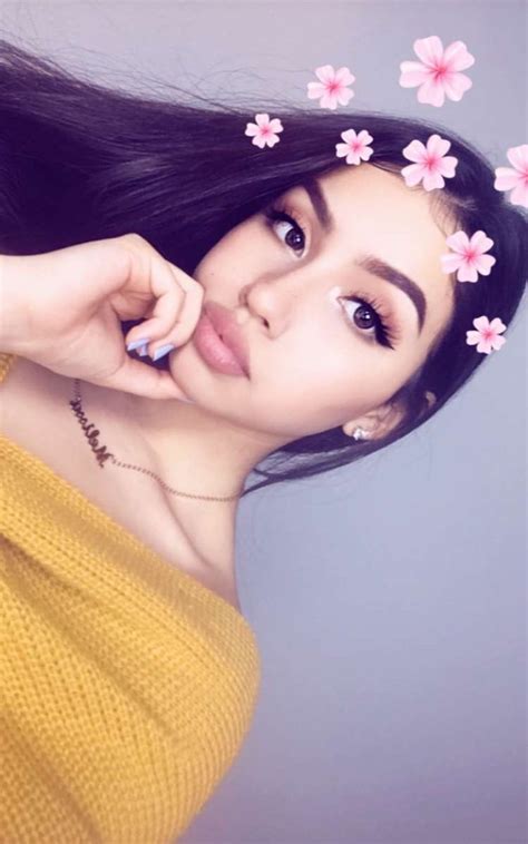 Pin By 🧞‍♀️ On ♤youtubers♤ Snapchat Selfies Pretty Females Snap Girls
