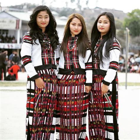 Beautiful Mizo Girls In Traditional Attire Mizoram Fashion Mizoram