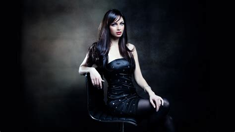 Fondos De Pantalla Mujer Modelo Pelo Largo Vestido Negro Morena