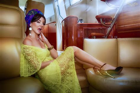 Girl Pose Style Yacht Dress Neckline Legs Turban Sergey Kiboga