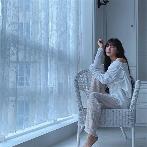 美女チアリーダーのアン・ジヒョン、さりげない“肩チラ”でファン魅了「純白の天使」【photo】｜スポーツソウル日本版