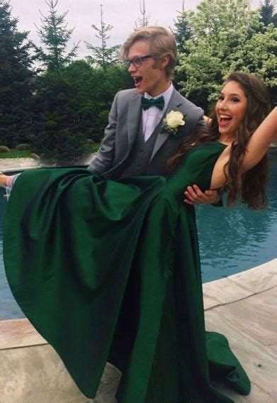 Elegant Green Spaghetti Straps Long Prom Dresses For Women Emerald