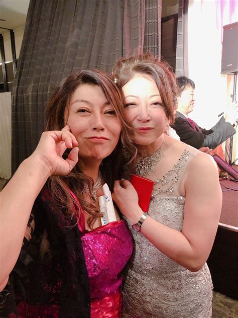 ネネ 可愛い熟女 右 スナック香 シャン
