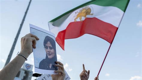 Iran Hangs Protestor In Regimes First Execution Over Anti Government