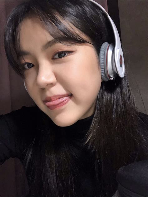 Ur Mom Yizhoulei Twitter