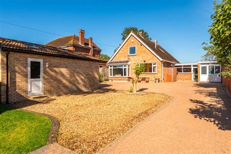 Bedford Road Stagsden Bedfordshire Mk43 4 Bed Detached House For