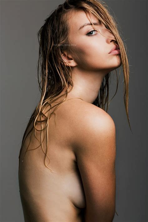 Taylor Justine Howard Topless 3 Photos Thefappening