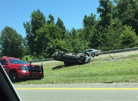 Truck Overturns In Single Vehicle Crash On I 40 Wbbj Tv
