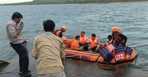 Basarnas Bali Evakuasi Penumpang Kapal Penyeberangan Kandas