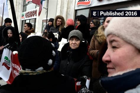 Russians Anxiety Swells As Oil Prices Collapse The New York Times