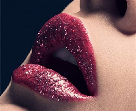 Sparkly Lips Sparkle Lips Vibrant Makeup Beautiful Makeup