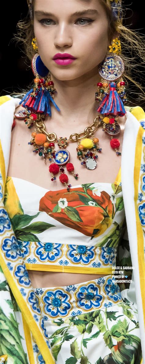 Dolce And Gabbana Ss19 Rtw Details