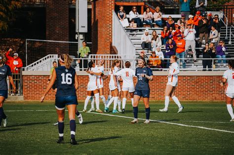 Womens Soccer Beats Penn State 2 1 To Advance To College Cup