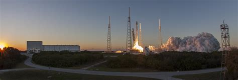 Spacexs Giant Starship Rocket Fails Second Test Flight Breaking