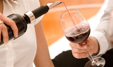 Cómo Servir El Vino Consejos En Español