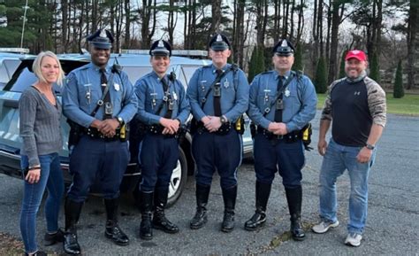 Massachusetts State Police Help Santa By Delivering Ts For “toys For