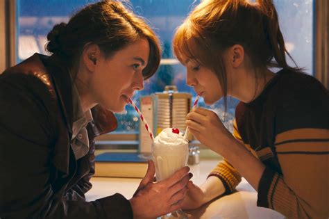 ミルクシェイクを飲む母娘は暗殺者… 甘さひかえめ！超刺激的なハードボイルド・アクション『ガンパウダー・ミルクシェイク』予告編＆場面写真一挙