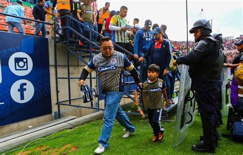 Nuevo Episodio De Violencia En El Fútbol Mexicano Foto 24 De 28