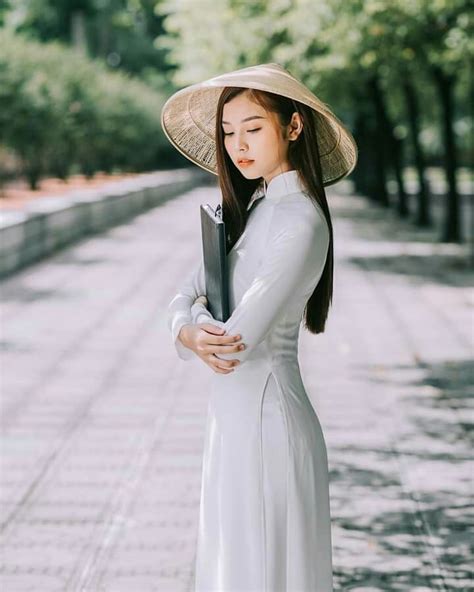 Vietnamese Ao Dai For Women Flowers Ao Dai Vietnam Vietnamese