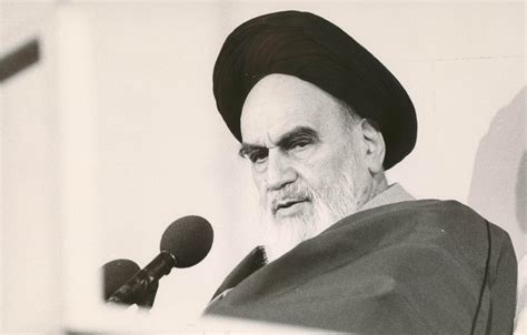 فرارو عکس‌های قدیمی و کمتر دیده‌شده امام خمینی از نوجوانی تا دوره