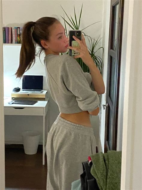 Mirror Selfie Photo Aesthetic Evening Sweatpants Comfy Cozy At