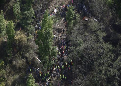 Nepal Al Menos 12 Muertos Tras Caer Un Autobús Por Un Barranco Tn8 Tv