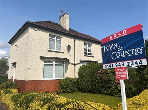 Archerhill Road Knightswood 2 Bed Semi Detached House £165 000