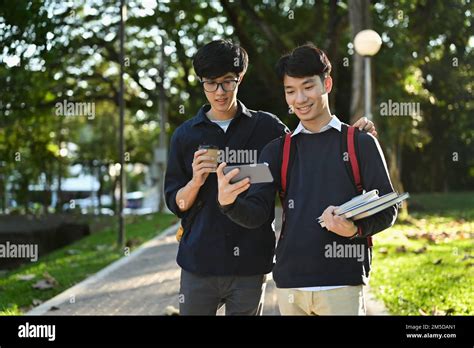 Hablando Despues Del Examen Fotografías E Imágenes De Alta Resolución