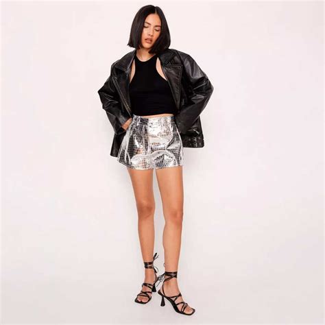 10 Clothing Stores Specializing In Y2k Grunge Style Outfits Fashnfly