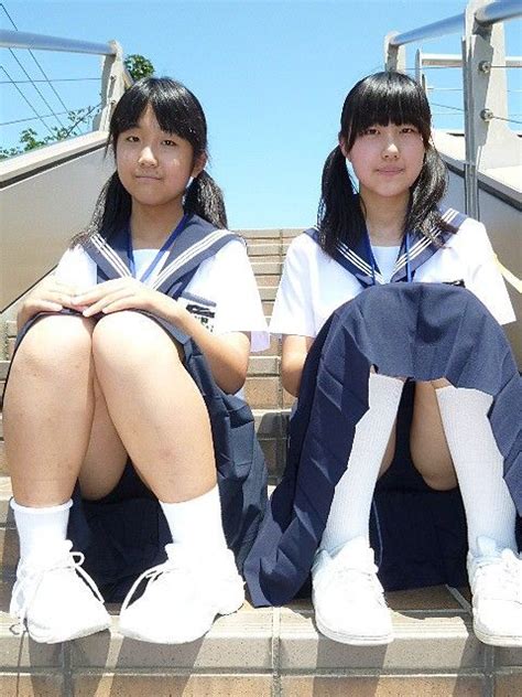 ボード「制服女学生」のピン