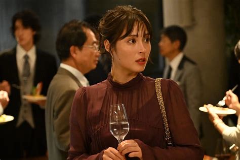 【写真 5 6枚】（c）tbs マイ・セカンド・アオハル：第7話 “佐弥子”広瀬アリス、“拓”道枝駿佑に“真保”石丸幹二との関係を聞く（ドラマ