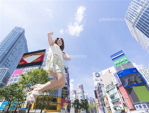 東京都渋谷区スクランブル交差点 写真素材 [ 6372783 ] フォトライブラリー Photolibrary