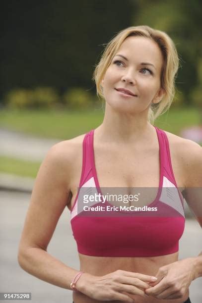 7 Hot Sexy Brandy Ledford Bikini Pics
