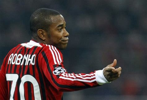 Violación Robinho El Futbolista Robinho Condenado A Nueve Años De
