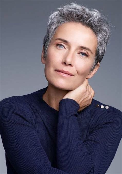 30 Beautiful Hairstyles For 50 Year Old Women Older Women Hairstyles