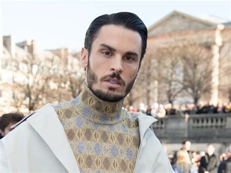 Le Célèbre Mannequin Baptiste Giabiconi Devient Une Dragqueen Public