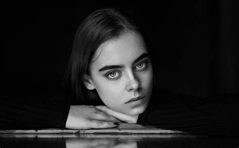 Wallpaper Women Monochrome Face Reflection Black Background