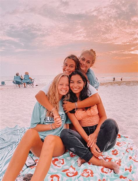 𝚙𝚒𝚗𝚝𝚎𝚛𝚎𝚜𝚝 𝚔𝚊𝚝𝚑𝚛𝚢𝚗𝚗𝚍𝚊𝚟𝚒𝚜 Sisters Photoshoot Poses Friend Pictures