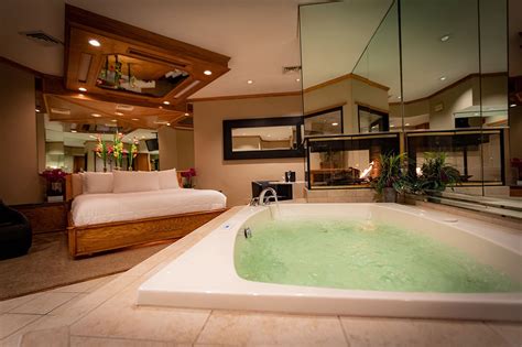 Romantic Hotel Rooms With Jacuzzi