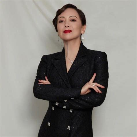 視后鄧萃雯秘生2子經手人曝光？前無綫主播躺着中槍｜即時新聞｜繽fun星網｜on Cc東網
